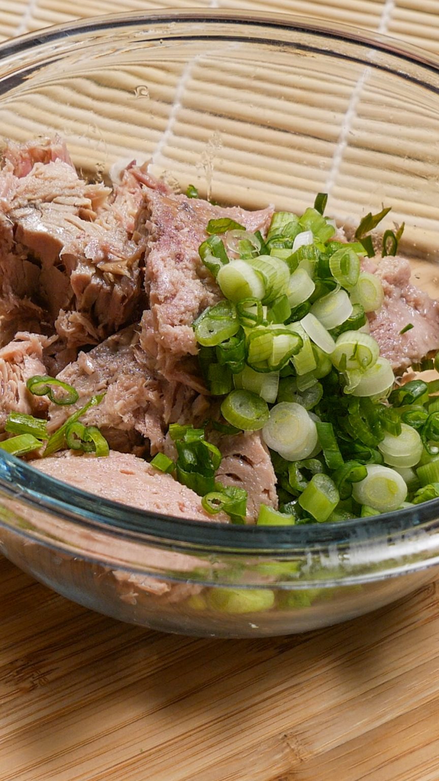 Easy Korean Spicy Tuna Kimbap Recipe - Jecca Chantilly