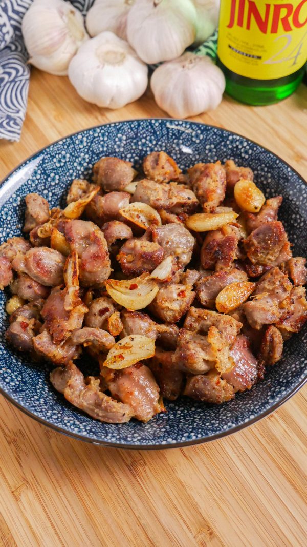 Crispy Chicken Gizzards + Spicy Garlic Dipping Sauce - Jecca Chantilly