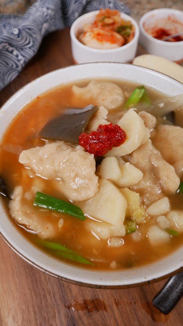 Sujebi Noodles Recipe - 수제비 - Jecca Chantilly