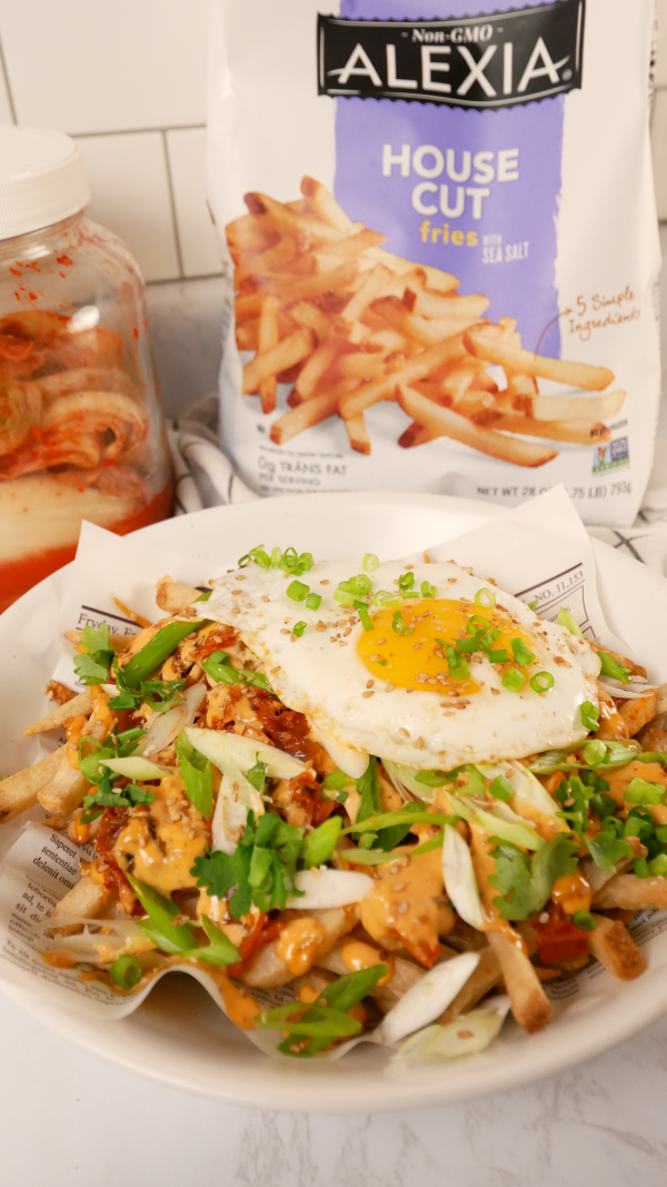Spicy Whelk Noodles (Golbaengi Muchim) - Jecca Chantilly
