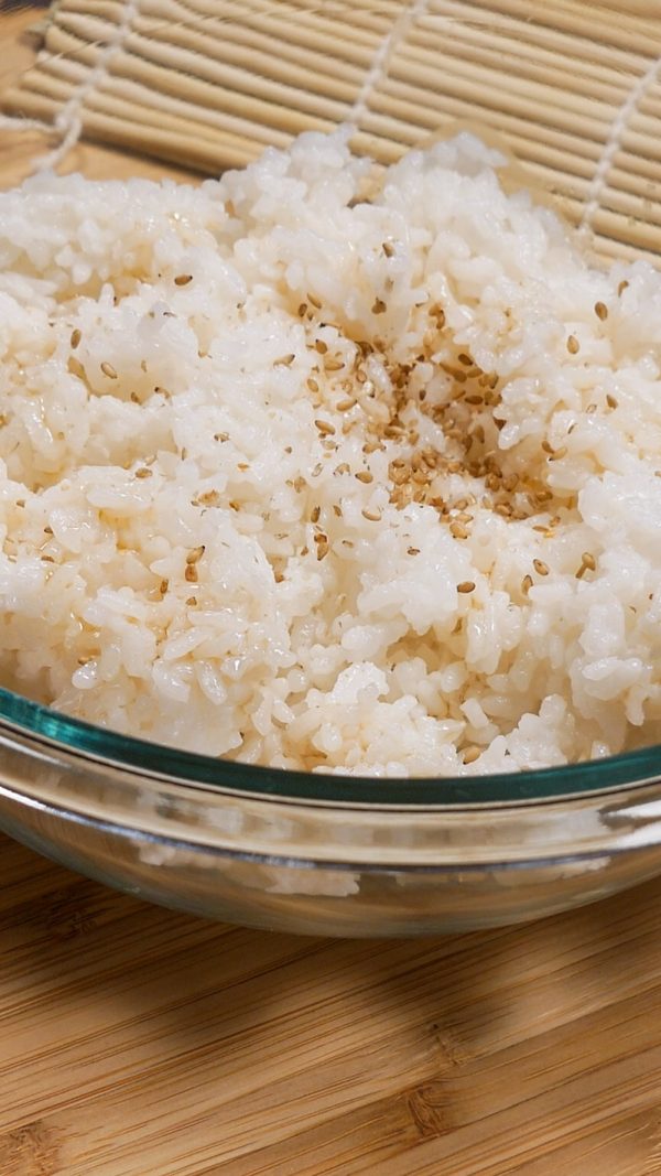 Easy Korean Spicy Tuna Kimbap Recipe - Jecca Chantilly