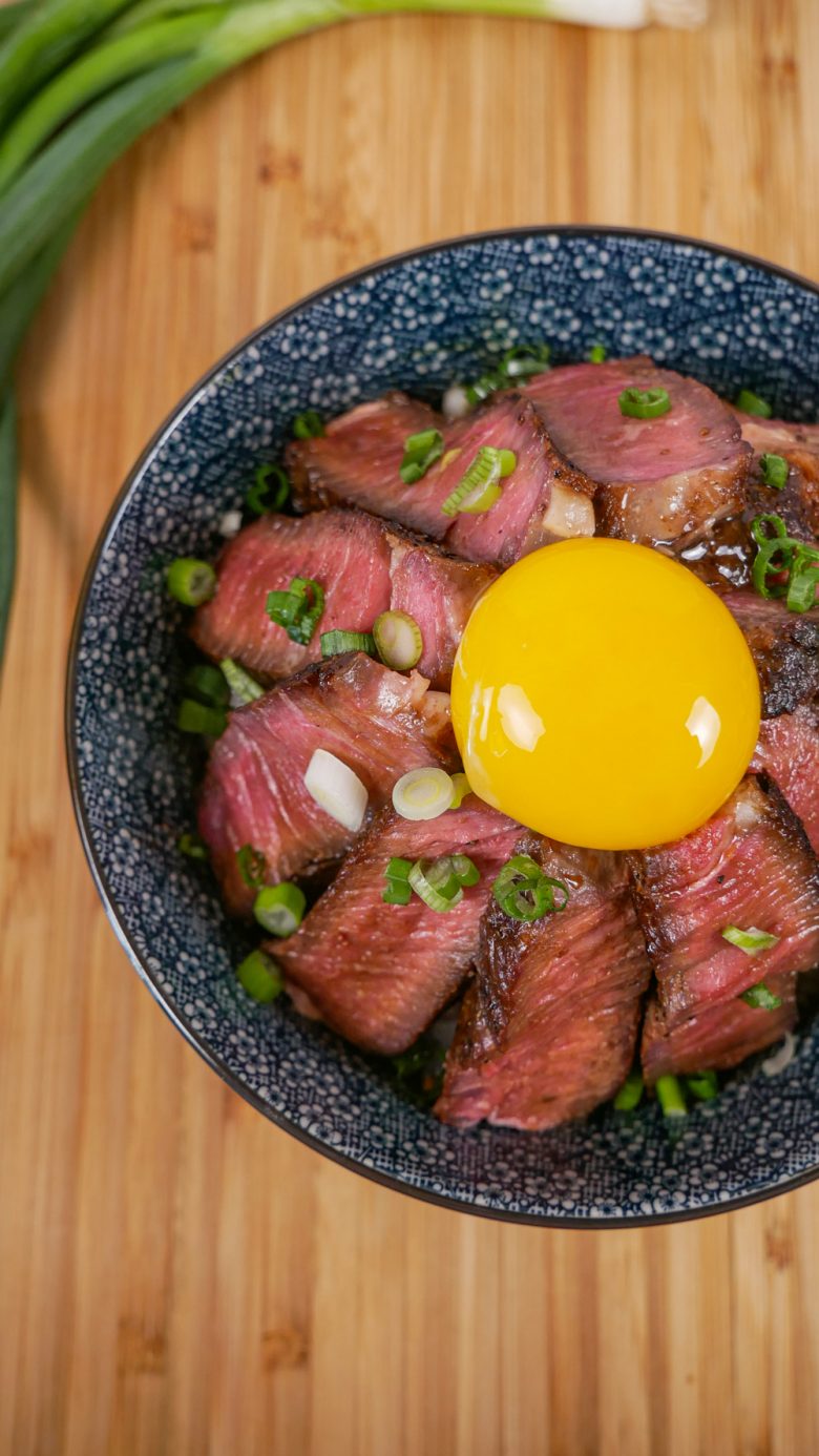 Steak Donburi - Beef Steak Rice Bowl Recipe - Jecca Chantilly