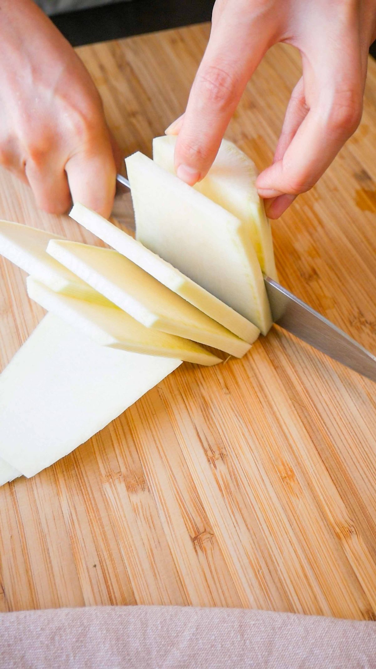 Korean Radish Salad Recipe - Musaengchae [무생채] - Jecca Chantilly