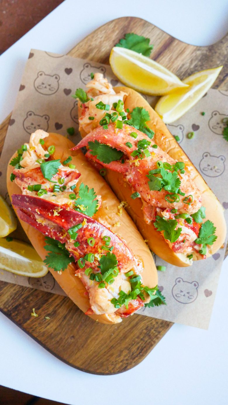 Warm Lobster Rolls Recipe - Jecca Chantilly