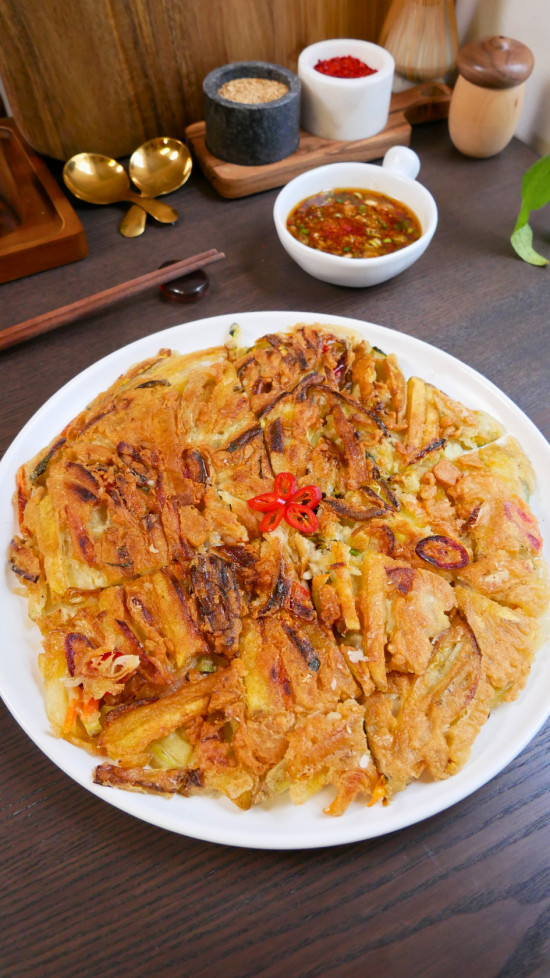 Korean Vegetable Pancakes Recipe - 야채전 (Yachaejeon) - Jecca Chantilly