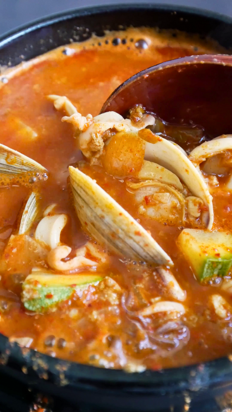 Seafood Soondubu Jjigae Recipe - 해물순두부찌개 (Haemul Sundubu Jjigae ...