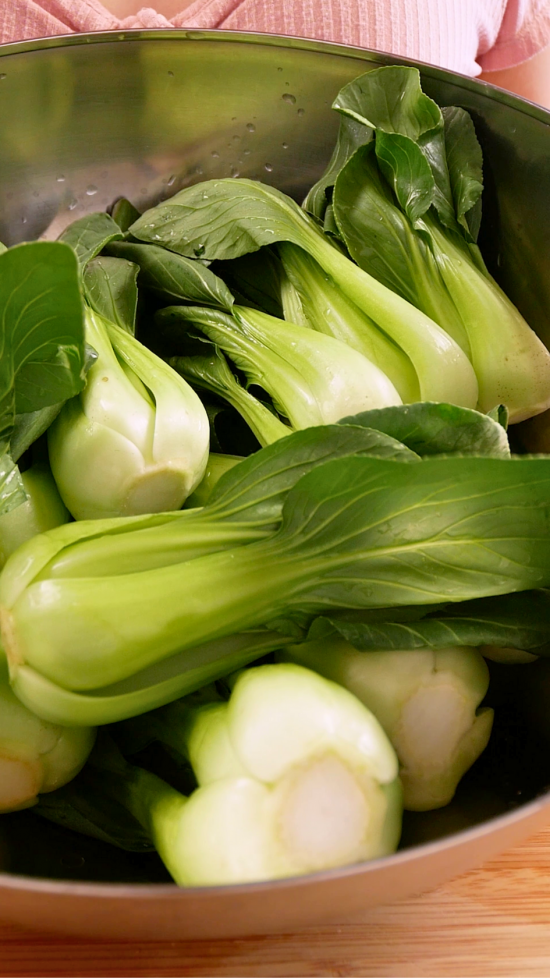 10-Minute Bok Choy with Garlic Sauce Recipe - Jecca Chantilly