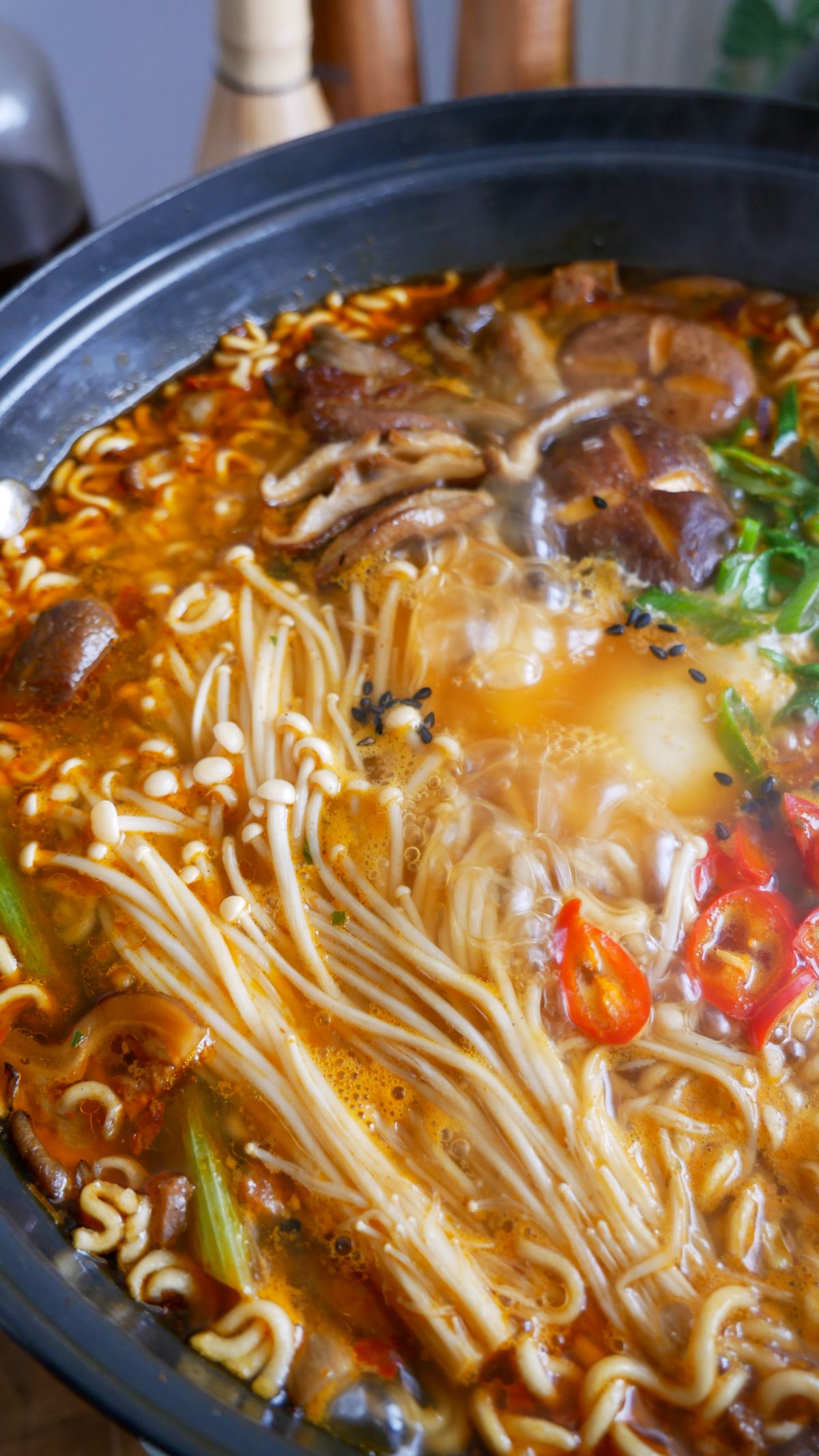 15-Minute Mushroom Instant Ramen Recipe - Jecca Chantilly