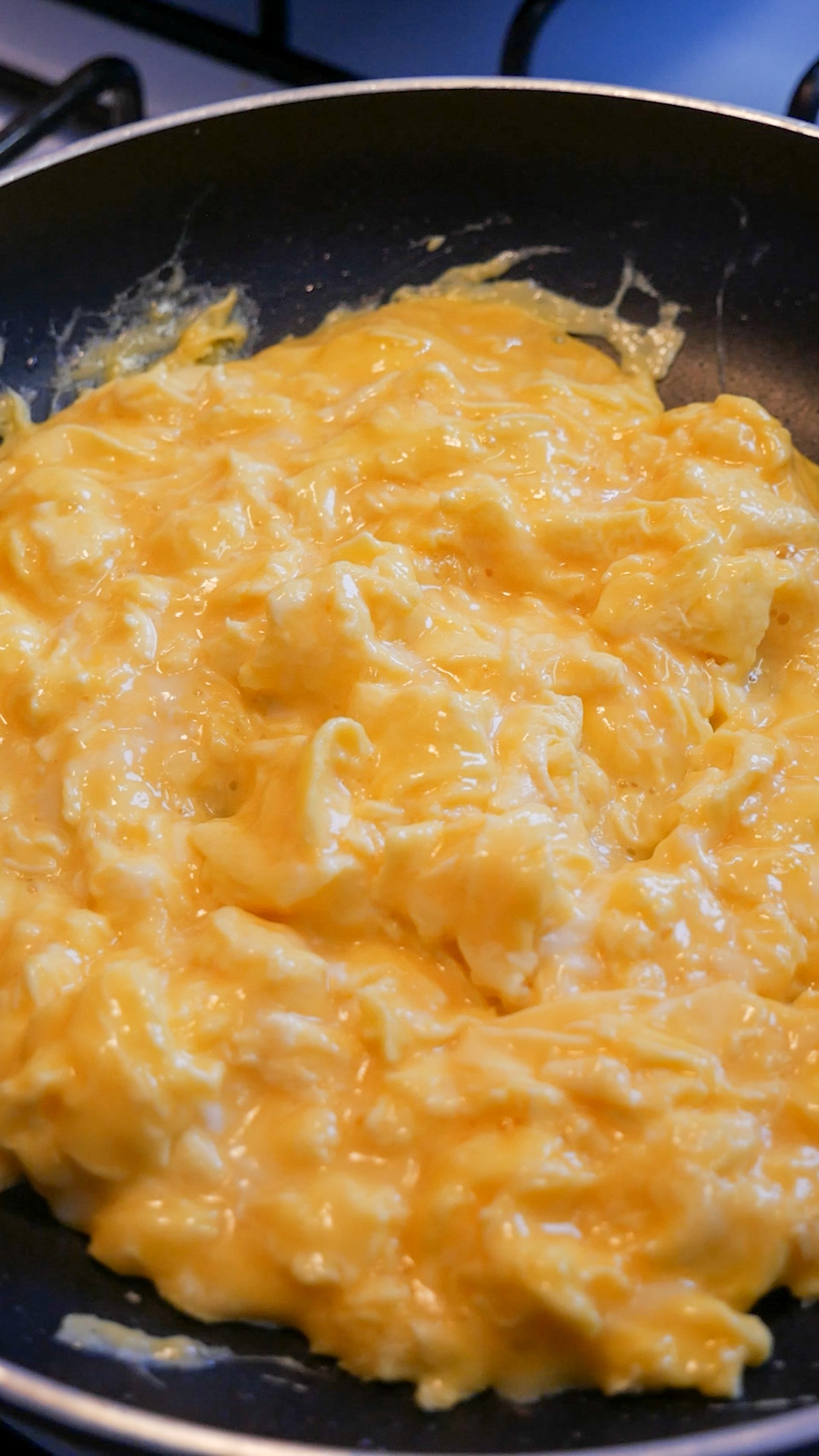 Fancy Korean Egg Drop Breakfast Sandwich Recipe - Jecca Chantilly