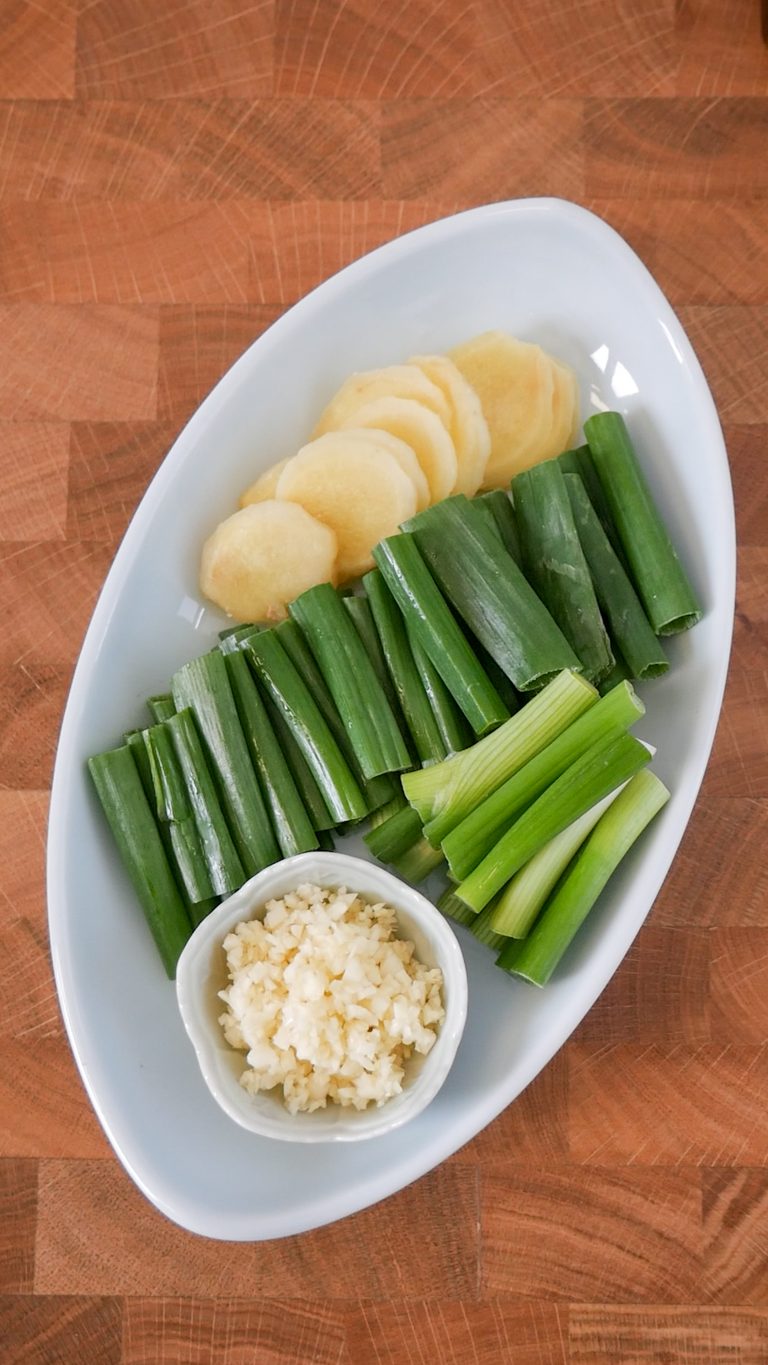 Cantonese Style Ginger Scallion Lobster Recipe - Jecca Chantilly