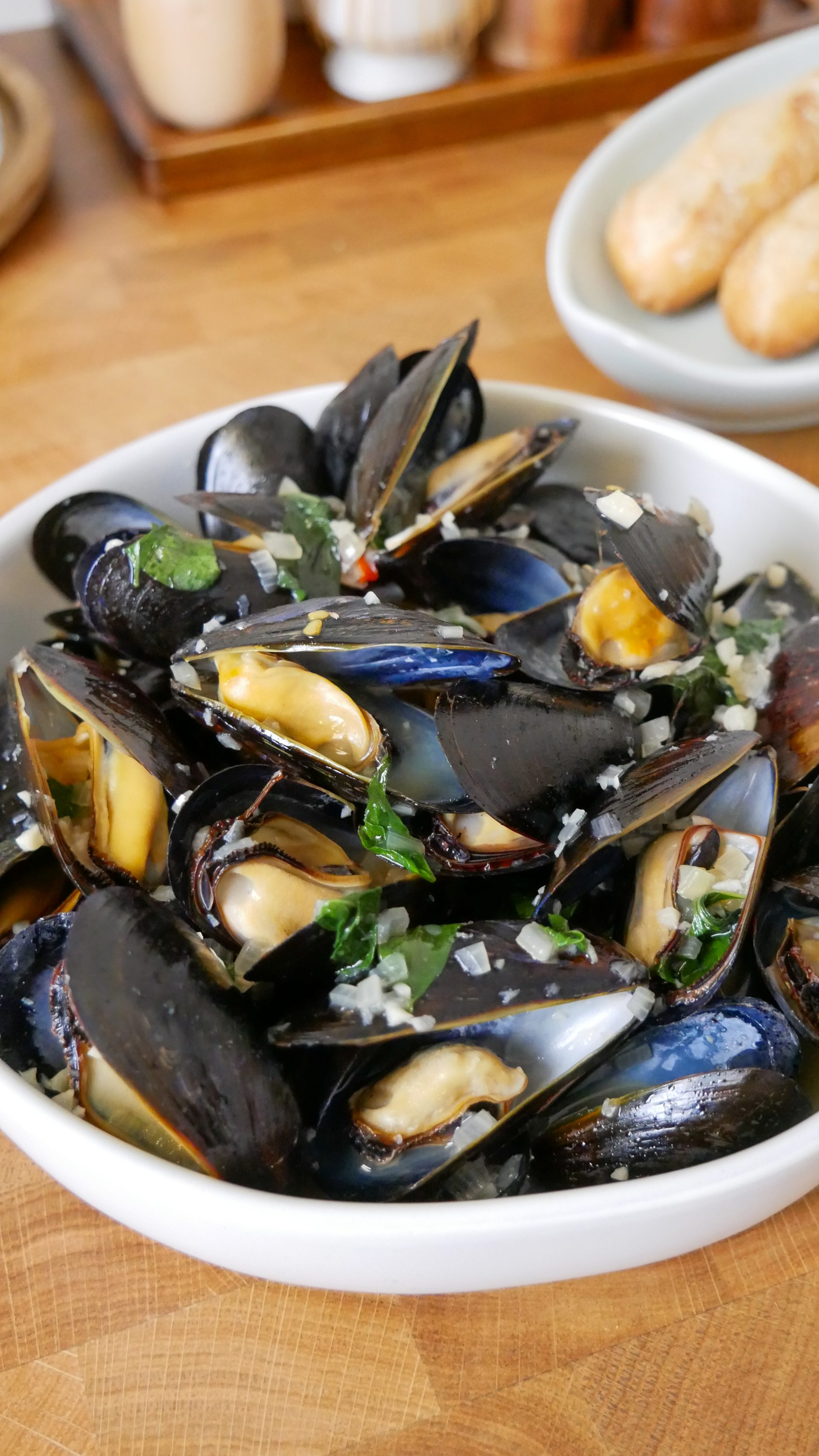 Sake Mussels Recipe - Jecca Chantilly
