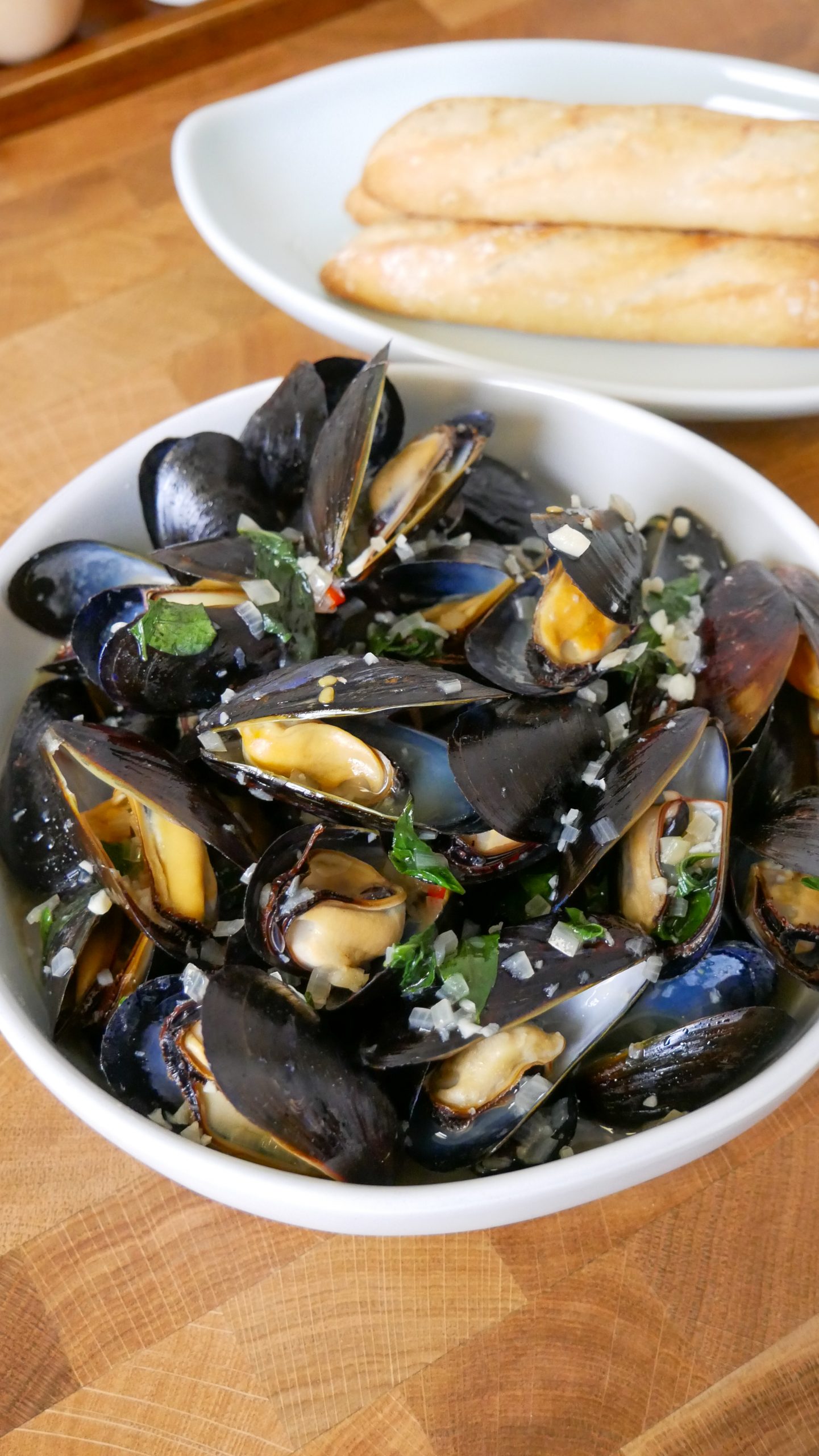 Sake Mussels Recipe - Jecca Chantilly