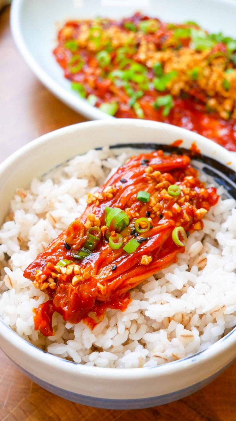 15-Minute Spicy Enoki Mushrooms Recipe - Jecca Chantilly