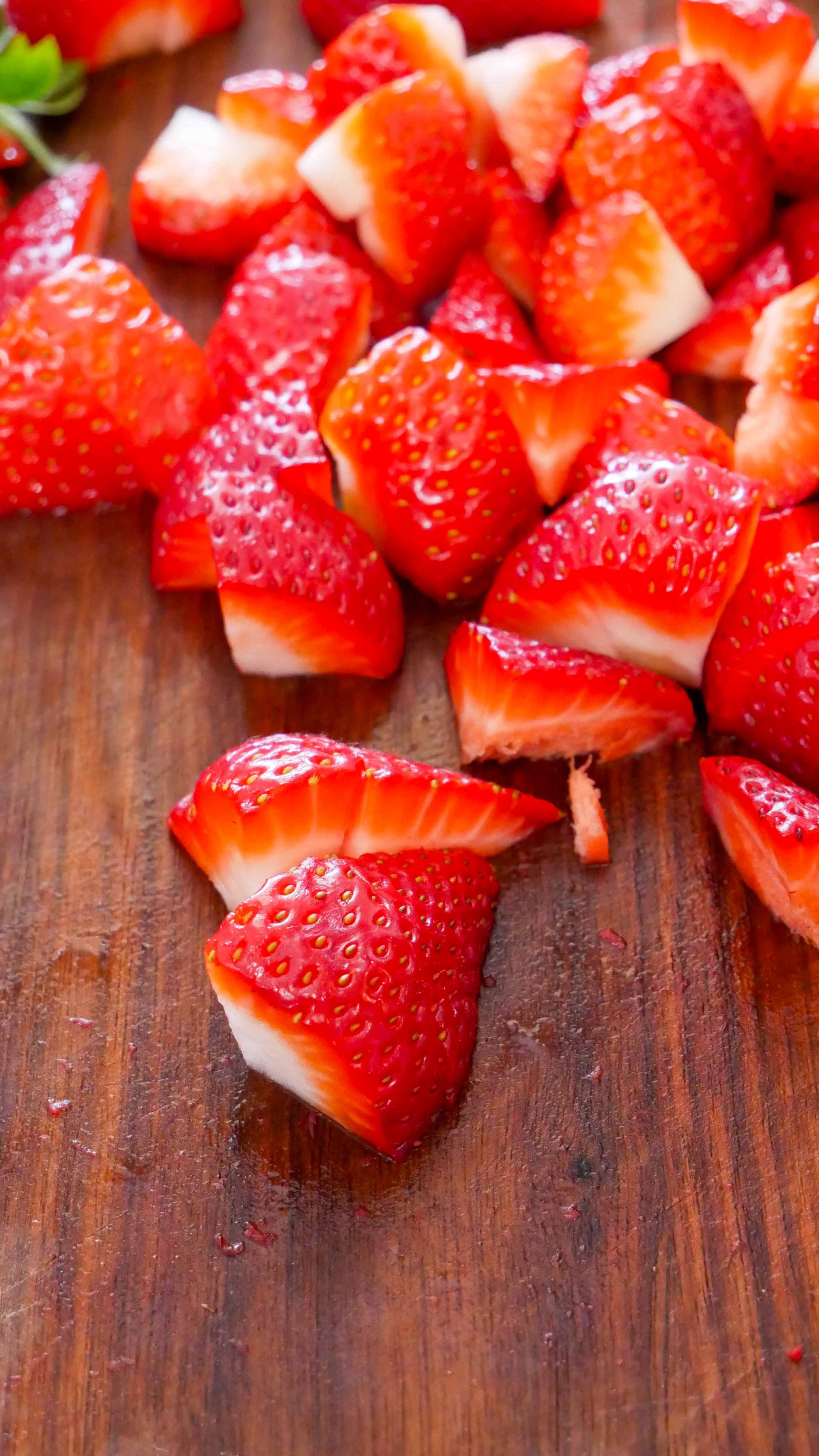 Fresh Strawberry Sauce Recipe - Jecca Chantilly