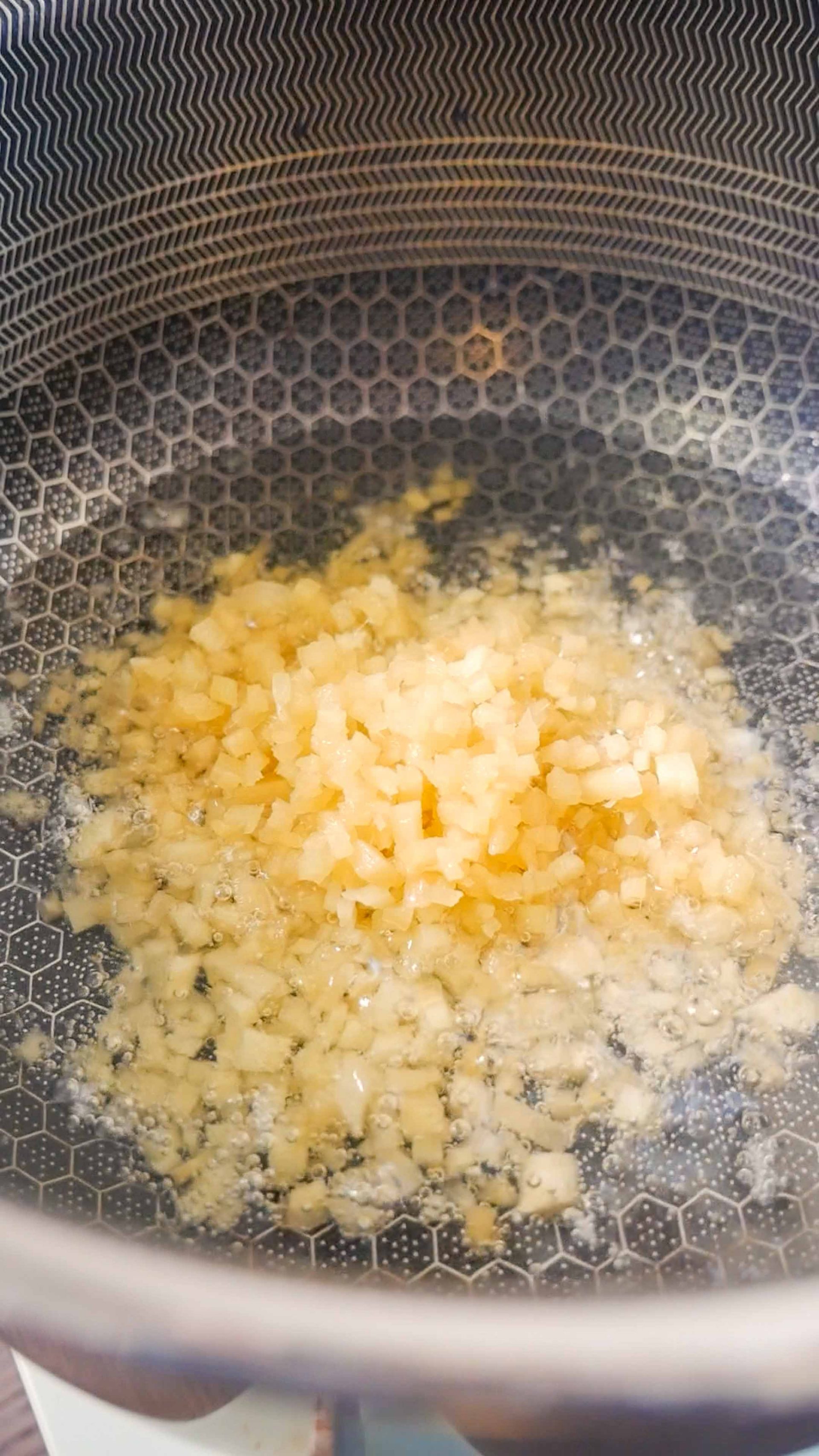 Ginger Scallion Noodles Recipe - Jecca Chantilly